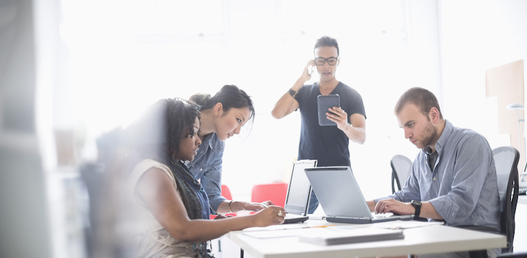 3 Habits That Make You Seem Like a Bad Listener - The Muse